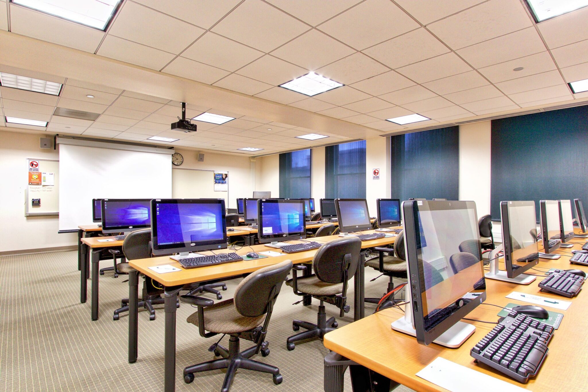 Computer Lab - Room 202 - Roanoke Higher Education Center - Roanoke ...