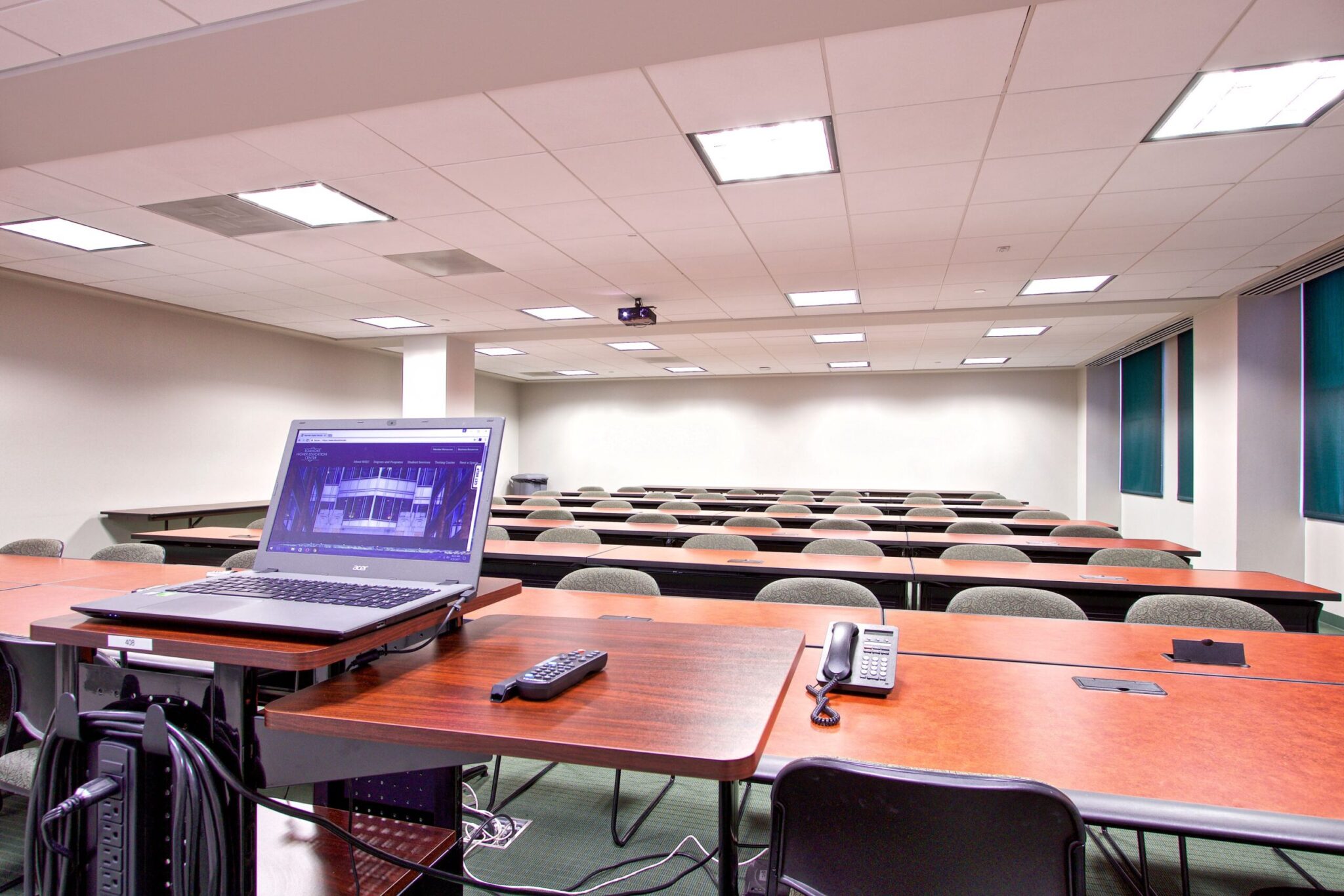 Large Classroom 408 - Roanoke Higher Education Center - Roanoke Higher ...