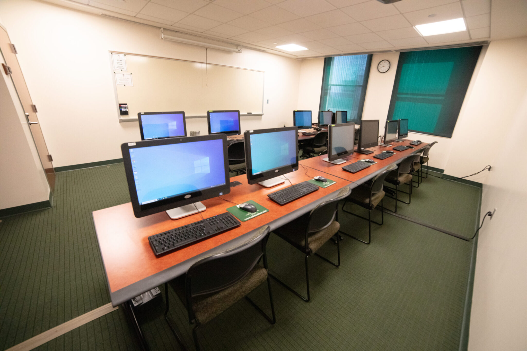 Computer Lab – Room 419 - Roanoke Higher Education Center - Roanoke ...
